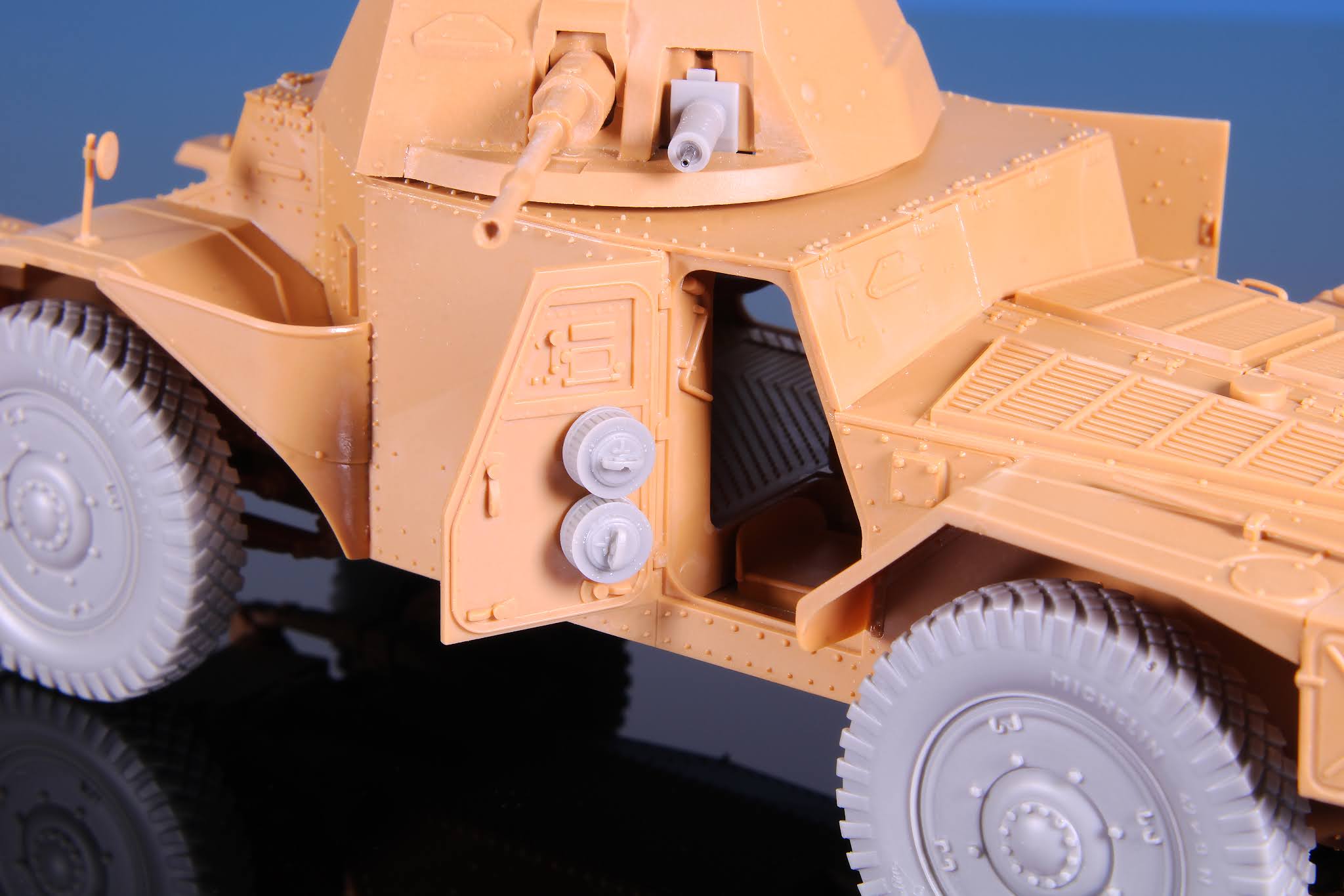 1/35 3146 Panhard 178/AMD-35 Wheels a 3147 Panhard 178/AMD-35 Armament ...