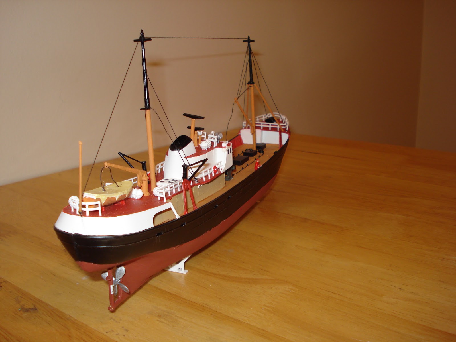 My Models and Dioramas: Revell: North Sea Fishing Trawler 1/142