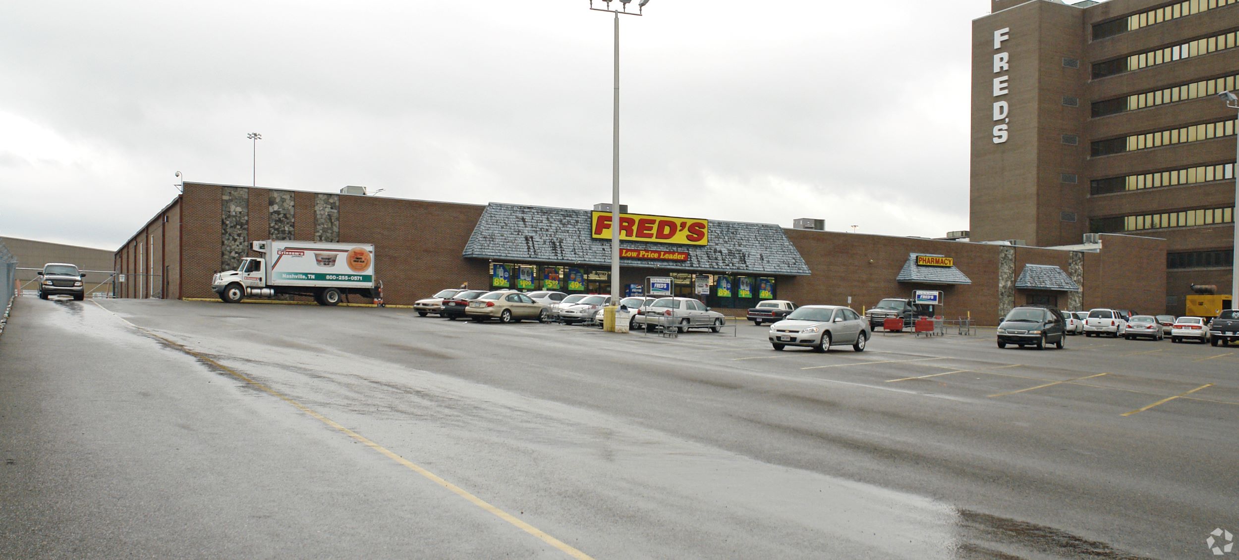 The Mid-South Retail Blog: Fred's Flagship Store Closing, Getwell Road ...