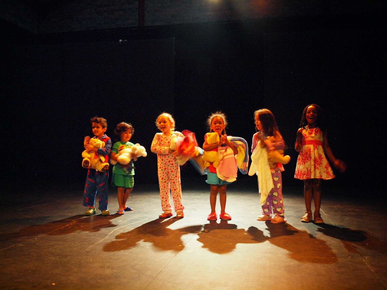Kindergarten children perform on the stage for the first time! St ...