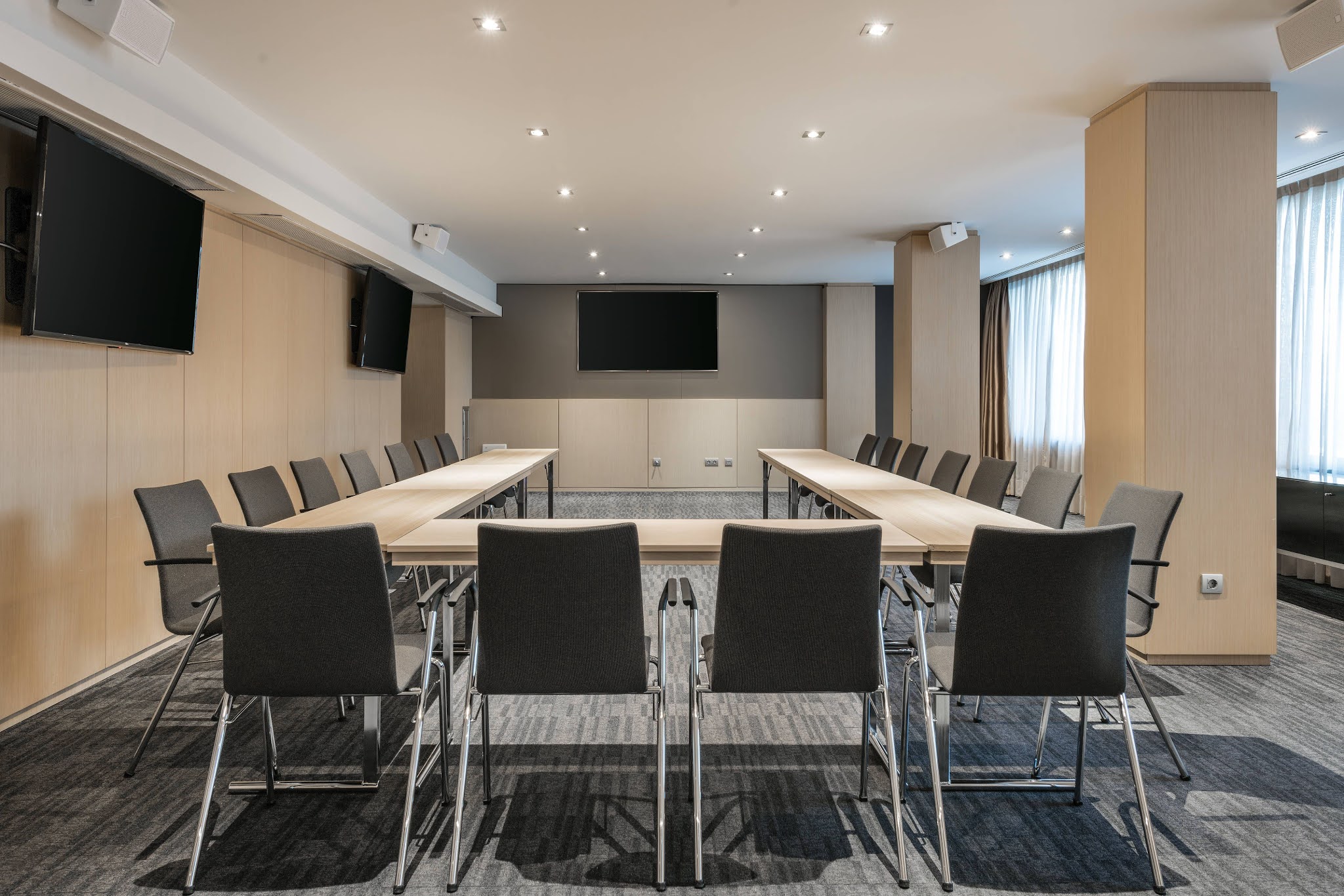 U Shape Hotel Decor - Wall Decoration