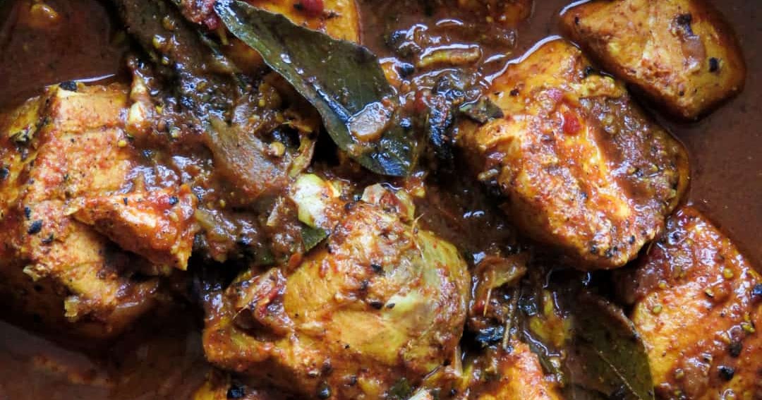SRI LANKAN RED CHILLI FISH CURRY(THALAPATH MALU MIRISATA).