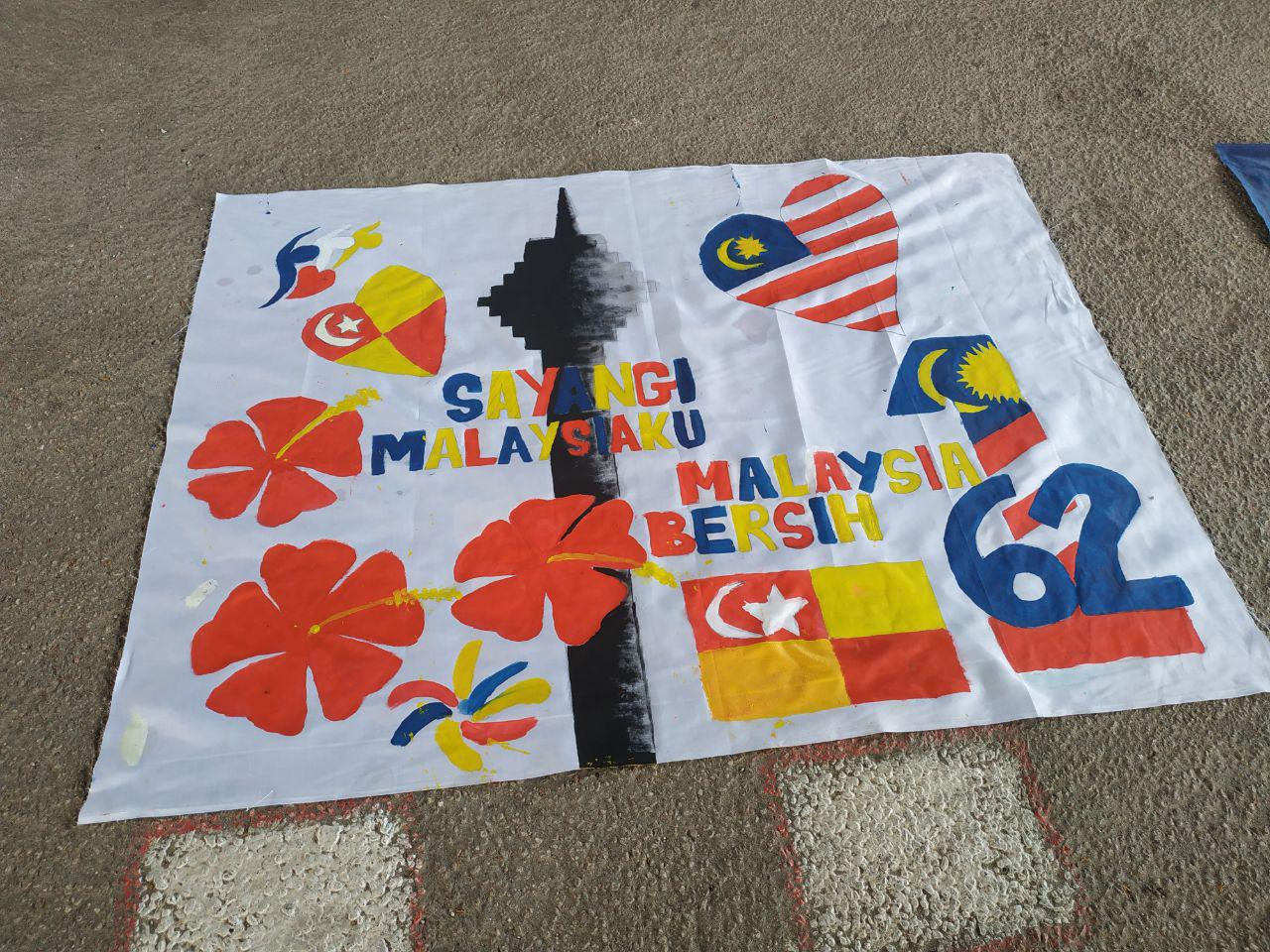 SMK SERI DESA: Aktiviti Bulan Kebangsaan (Melukis Sepanduk)