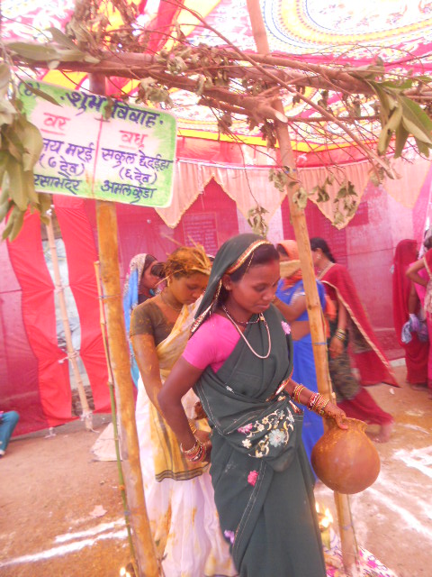 GONDMAHASABHA: GOND SAMAJ ME SAMUHIK SAMAJIK VIVAH