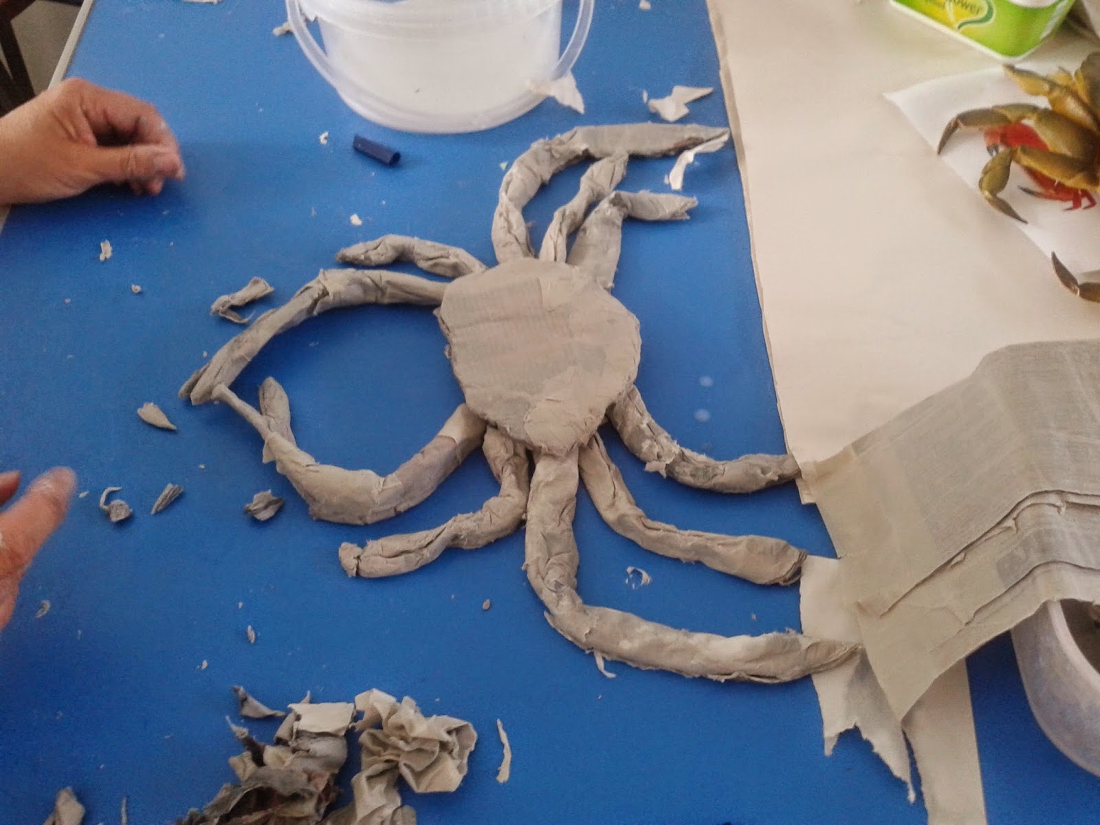 Liniecat @ Large: Amazing what you can do with cardboard and paper mache!