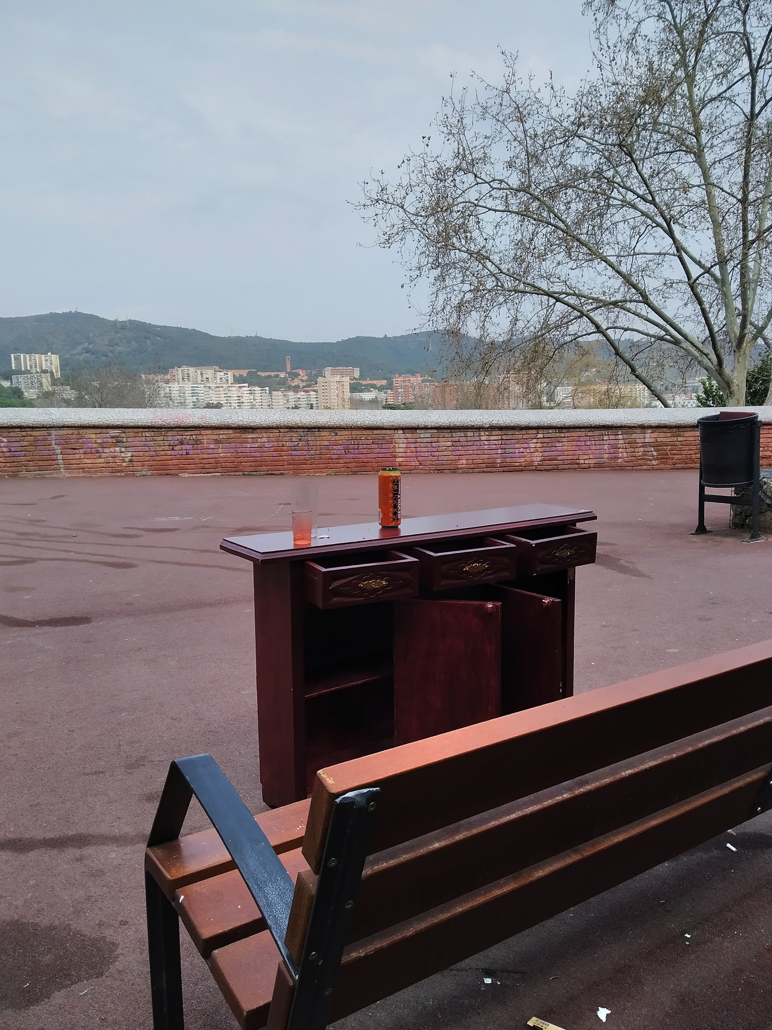 BANC AMB VISTES: BANC - BAR