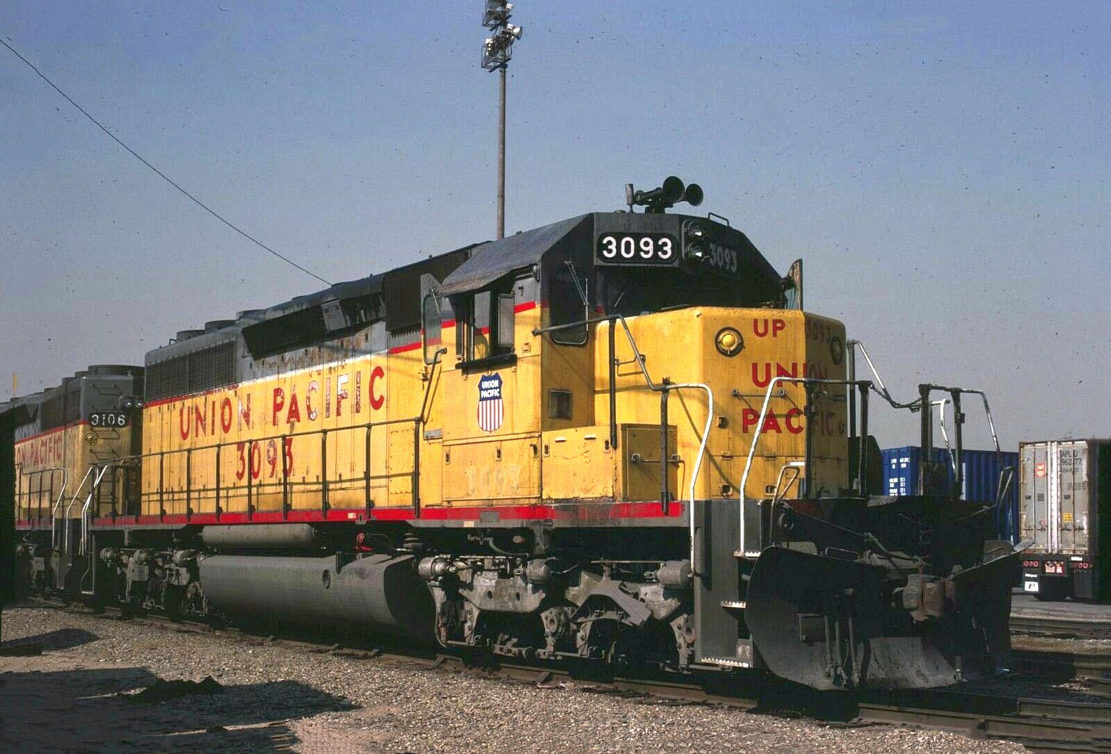 transpress nz: Union Pacific SD40-2 portrait