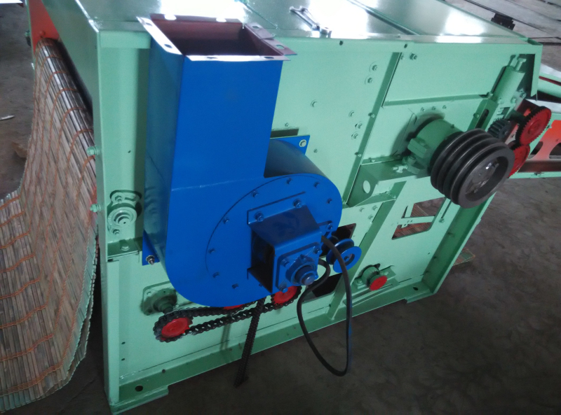 Textile waste recycling machine: MKS500 fiber opening machine