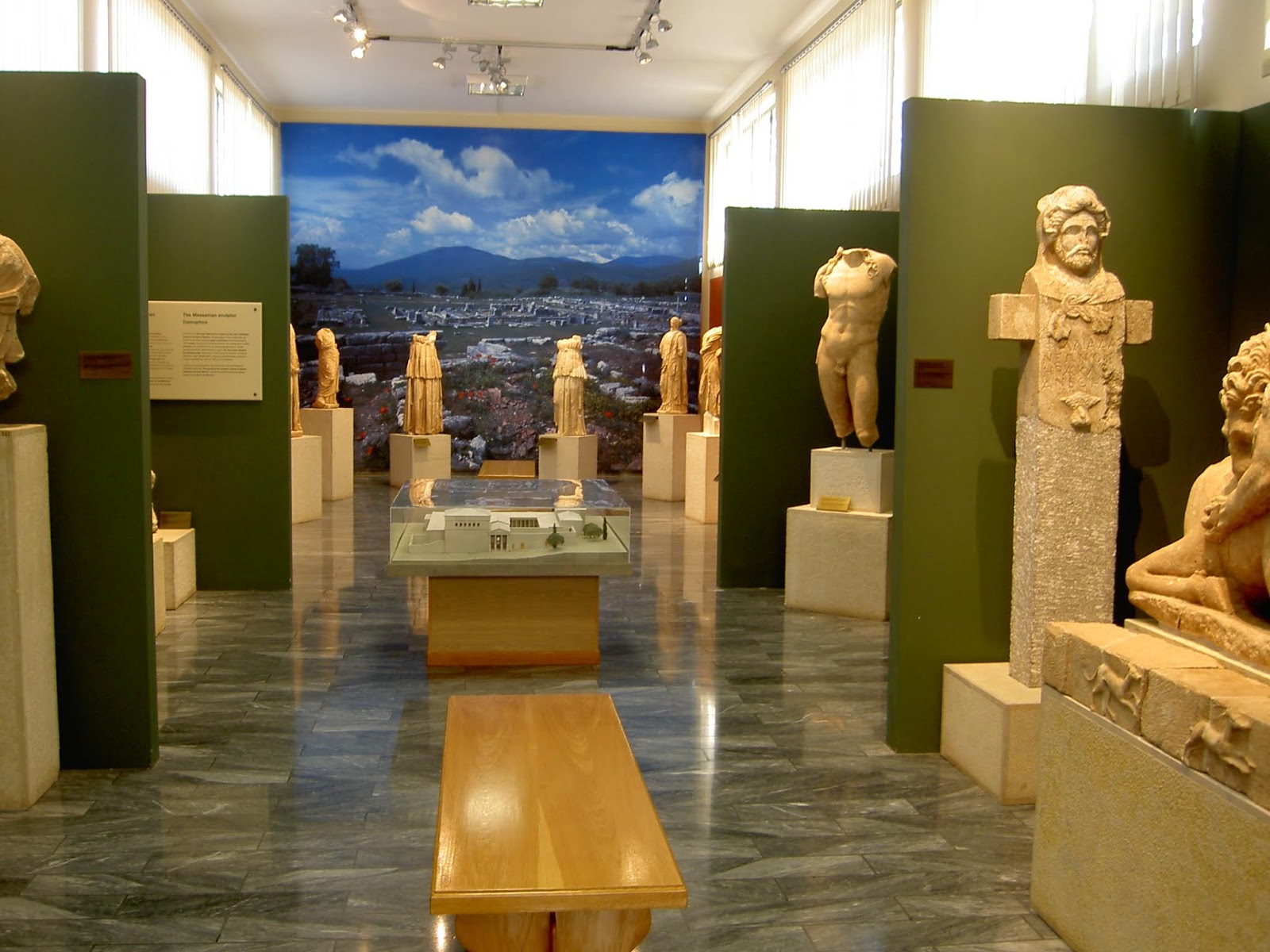 ΓΙΑΝΝΗΣ Δ.ΛΥΡΑΣ: TO ΔΙΑΖΩΜΑ ΣΤΗΝ ΑΡΧΑΙΑ ΜΕΣΣΗΝΗ ,10-12, 10 ,2008