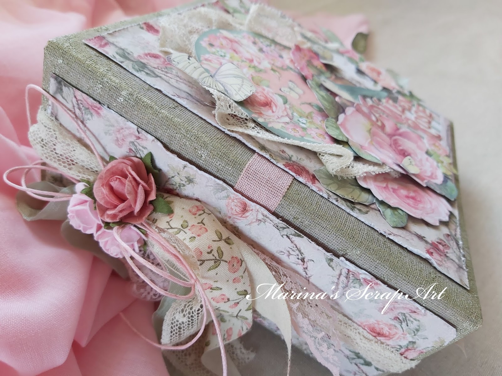 Άρωμα Δαντέλας: Stamperia mini album "House of roses"