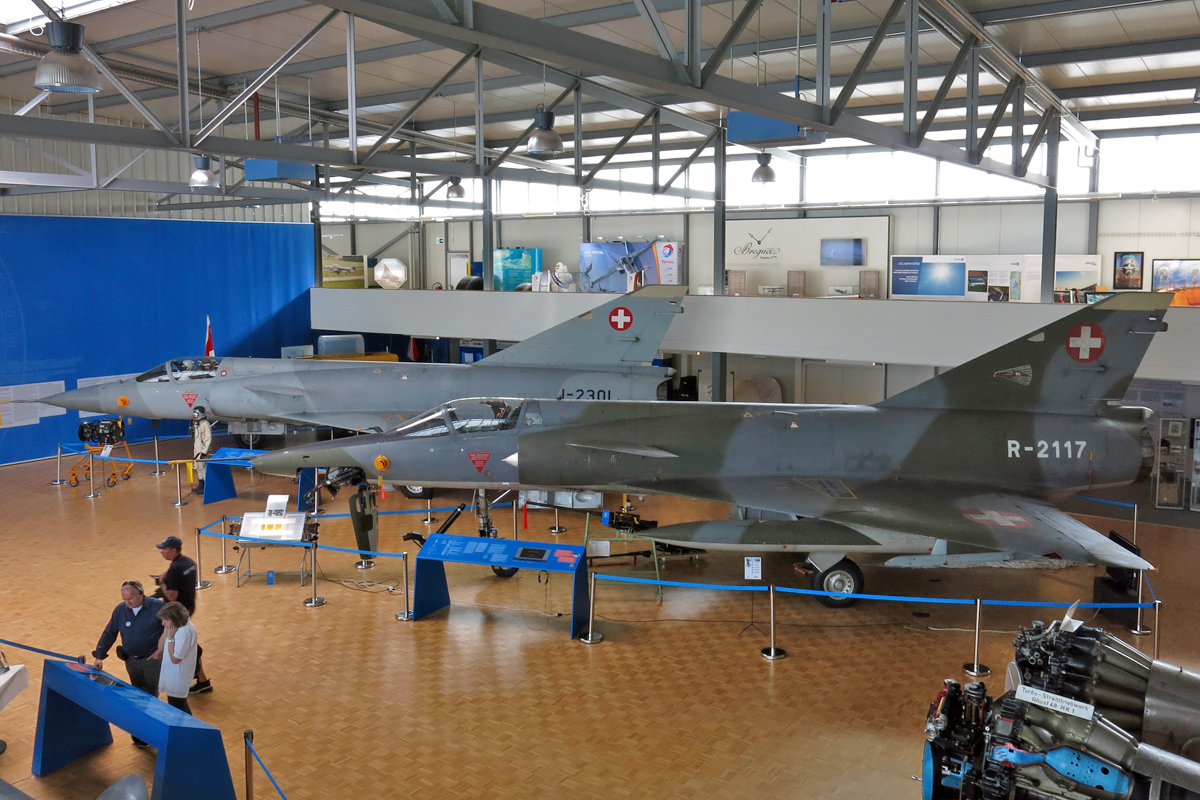 Eastwings: Mirage III RS + Mirage III S * Swiss Air Force * R-2117 * J-2301