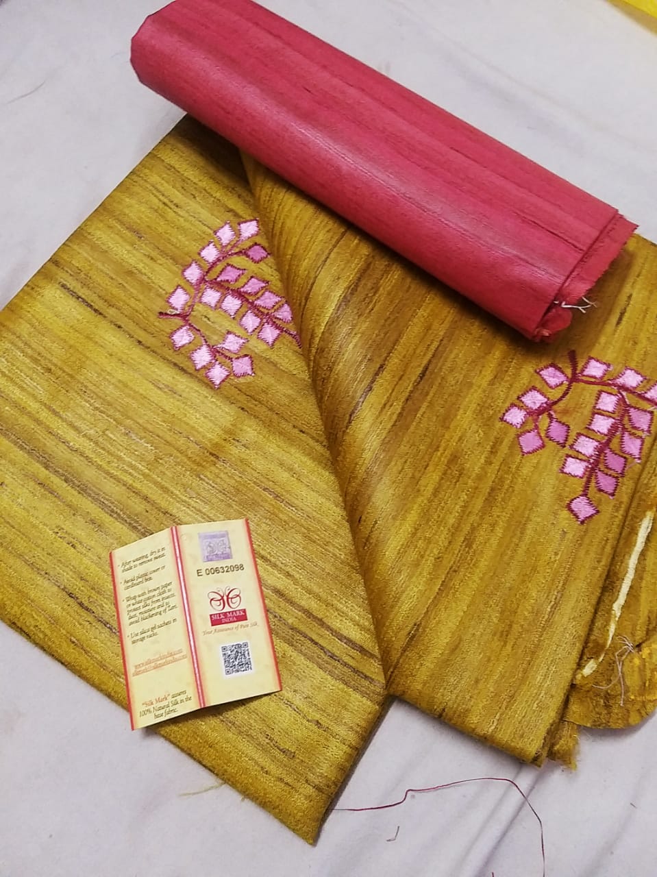 Latest Ghicha embroidery with contrast bp With silk mark