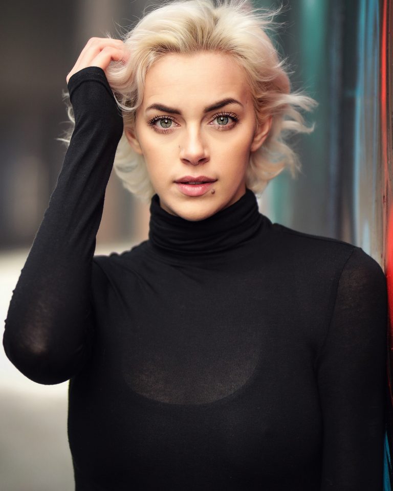 Catwalk Model Has First Fight ! Jodie Hull v Jamie Poole - Ladies Boxing...