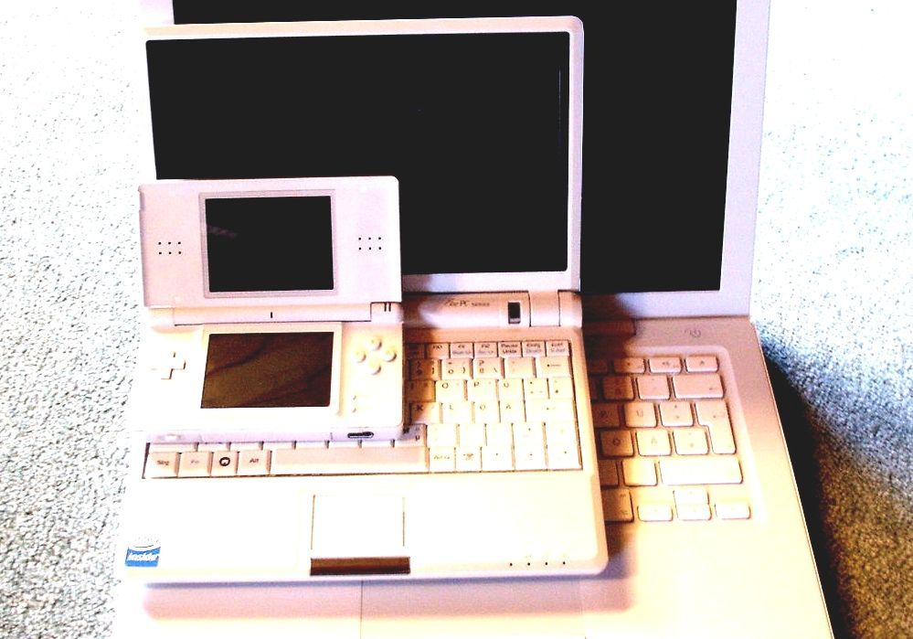 Subnotebook Smallest Notebook Computer