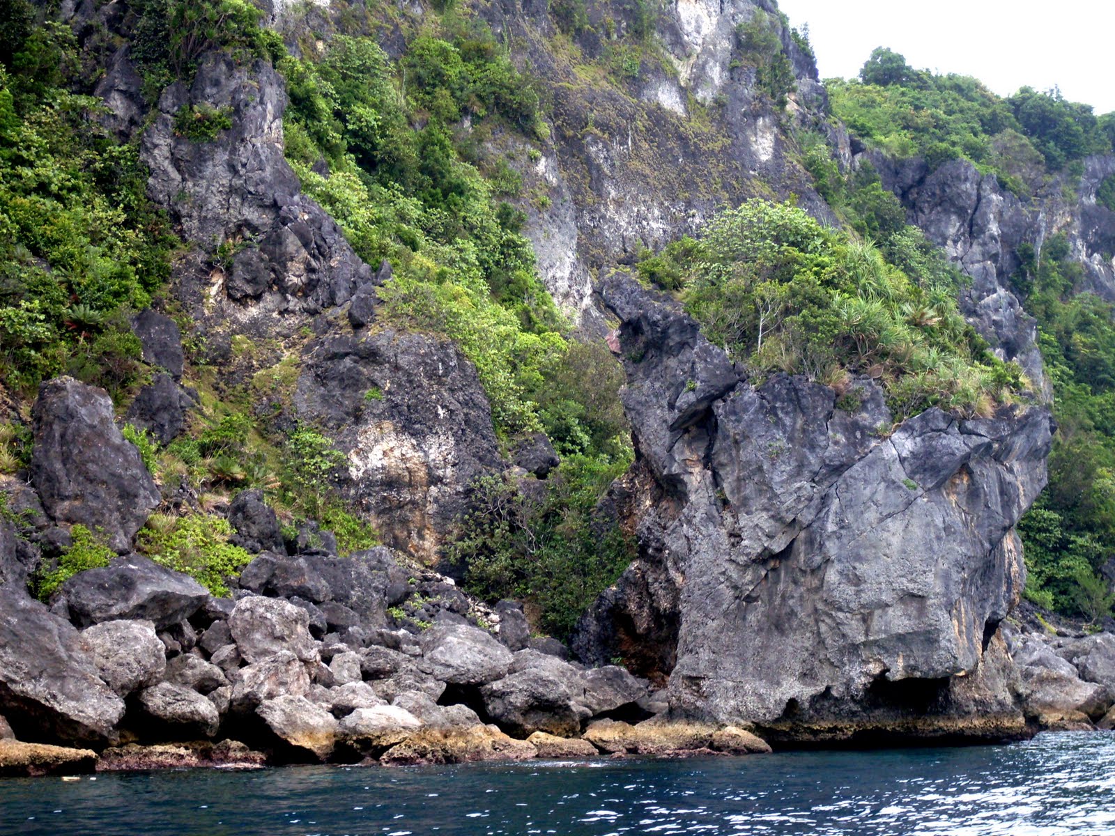 EXPLORE PHILIPPINES