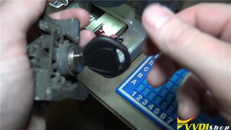 Xhorse DolphinXP005でBMWHU58キーをカットする方法は？ | vvdishopのブログ