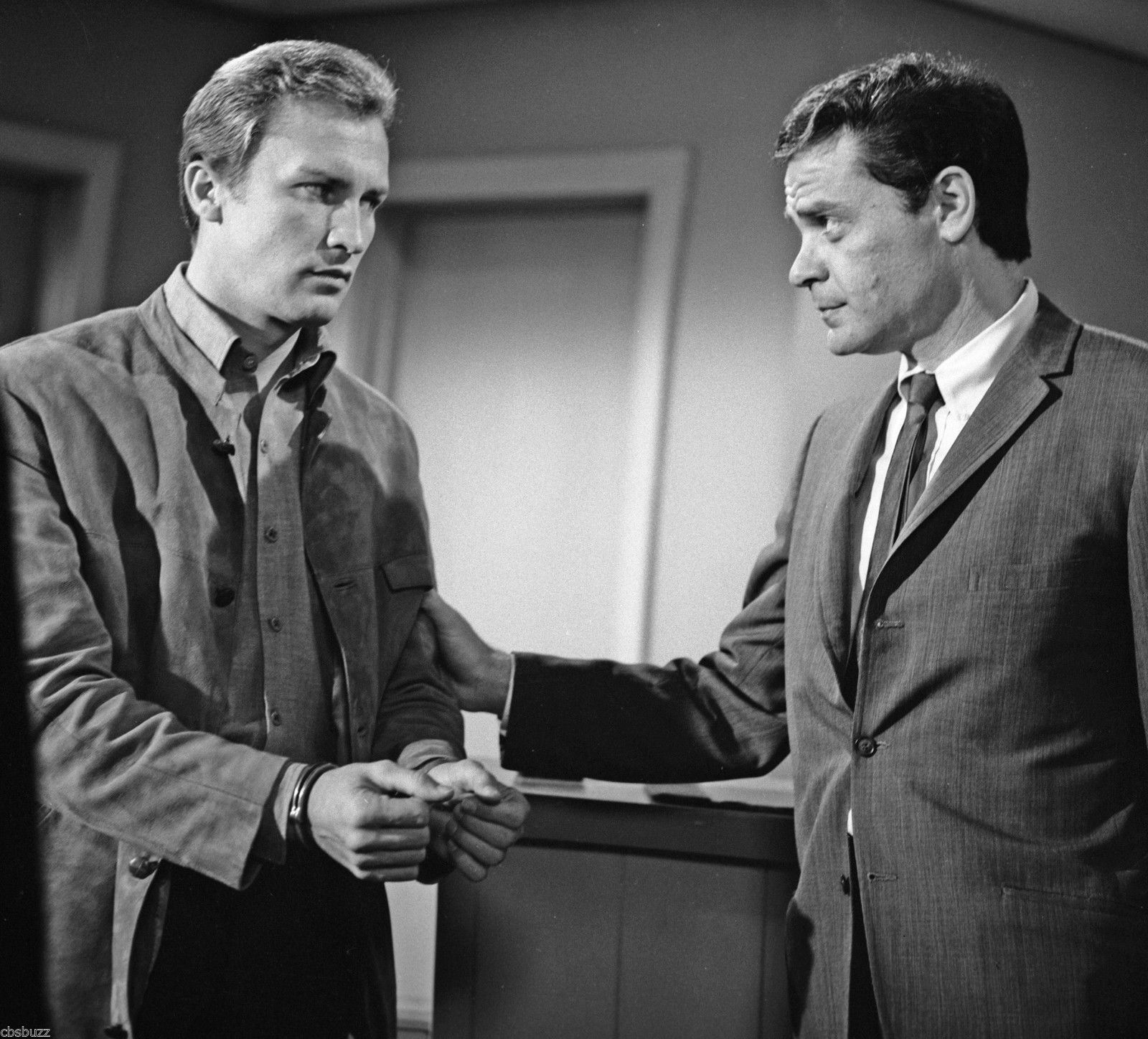 RETRO DISCOVERY PAGE!: THE INVADERS TV series 1967