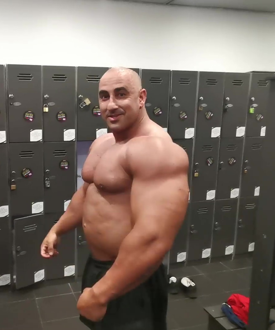 Muscle Lover: Massive Israeli muscle god Yoni Hanna (2)