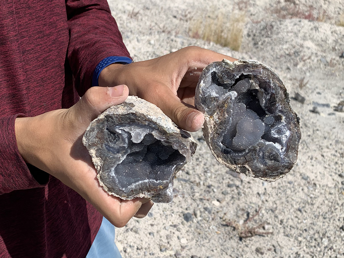 Dugway Geode Beds - light-in-leaves