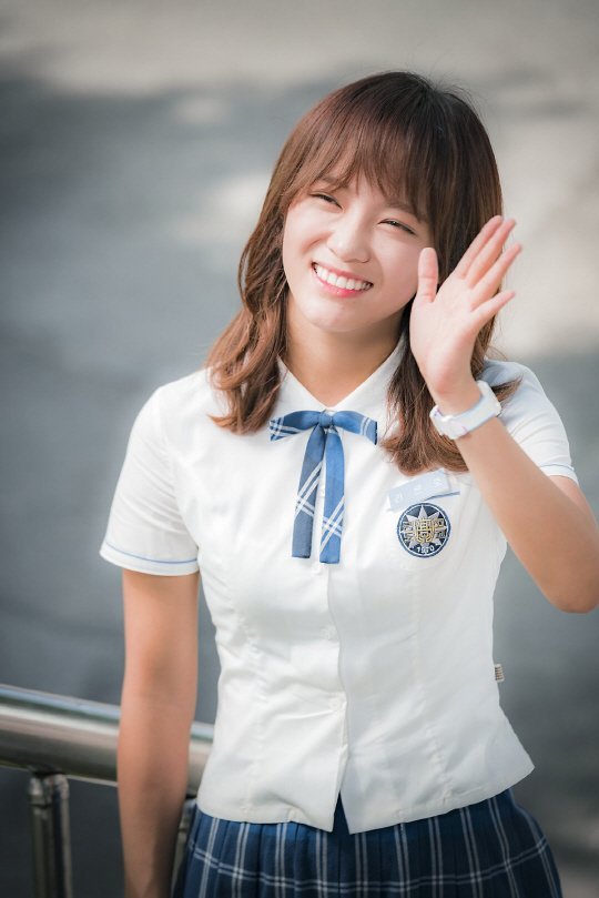 Kim Sejung receives CF love calls galore after 'School 2017'