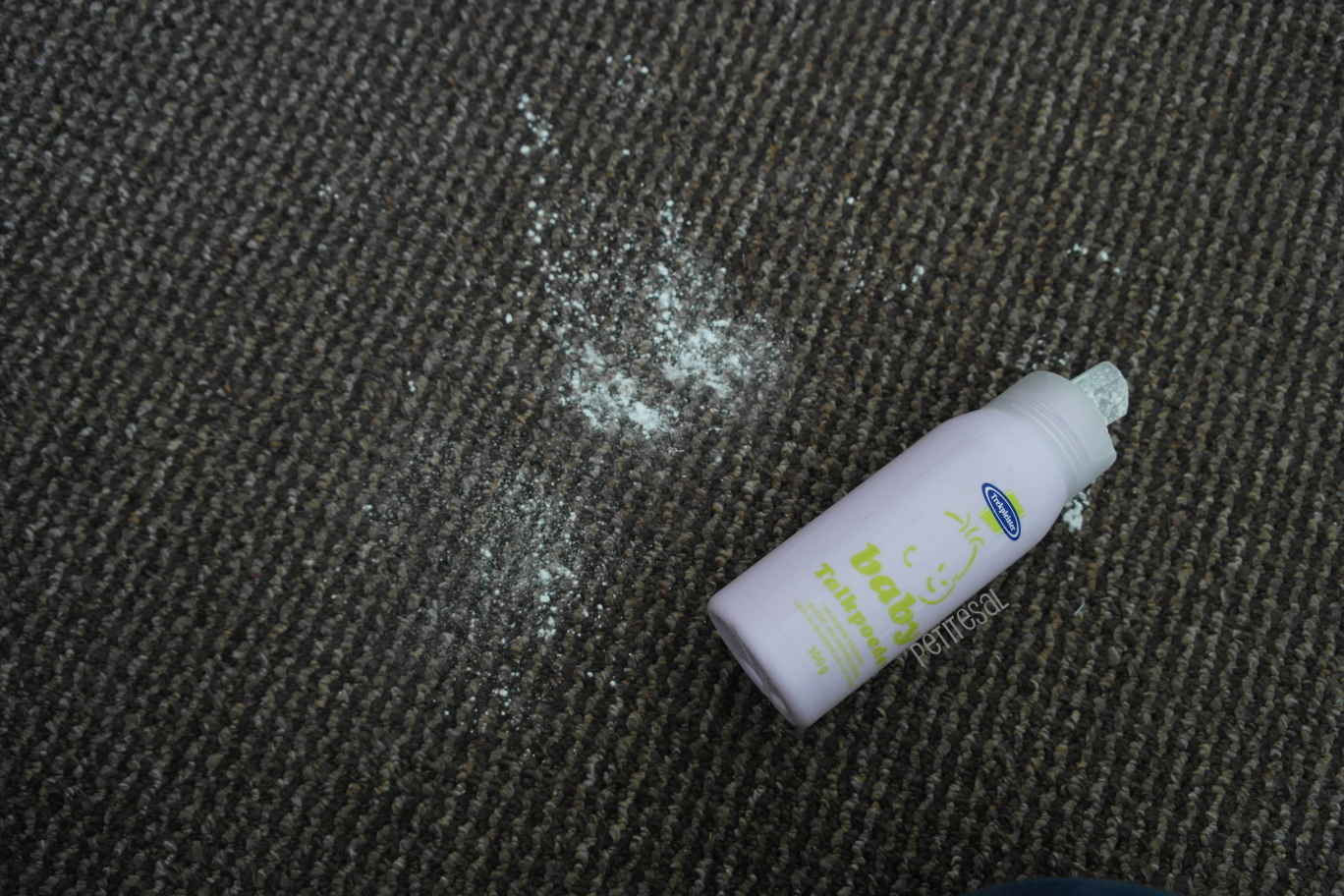 PETITE-SAL: Sal's Sunday Solutions: 7 ways to use baby powder