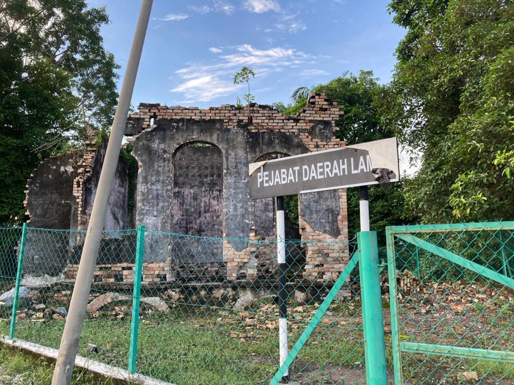 First Time Hiking to Bukit Jugra (Jugra Hill) Banting, Kuala Langat ...