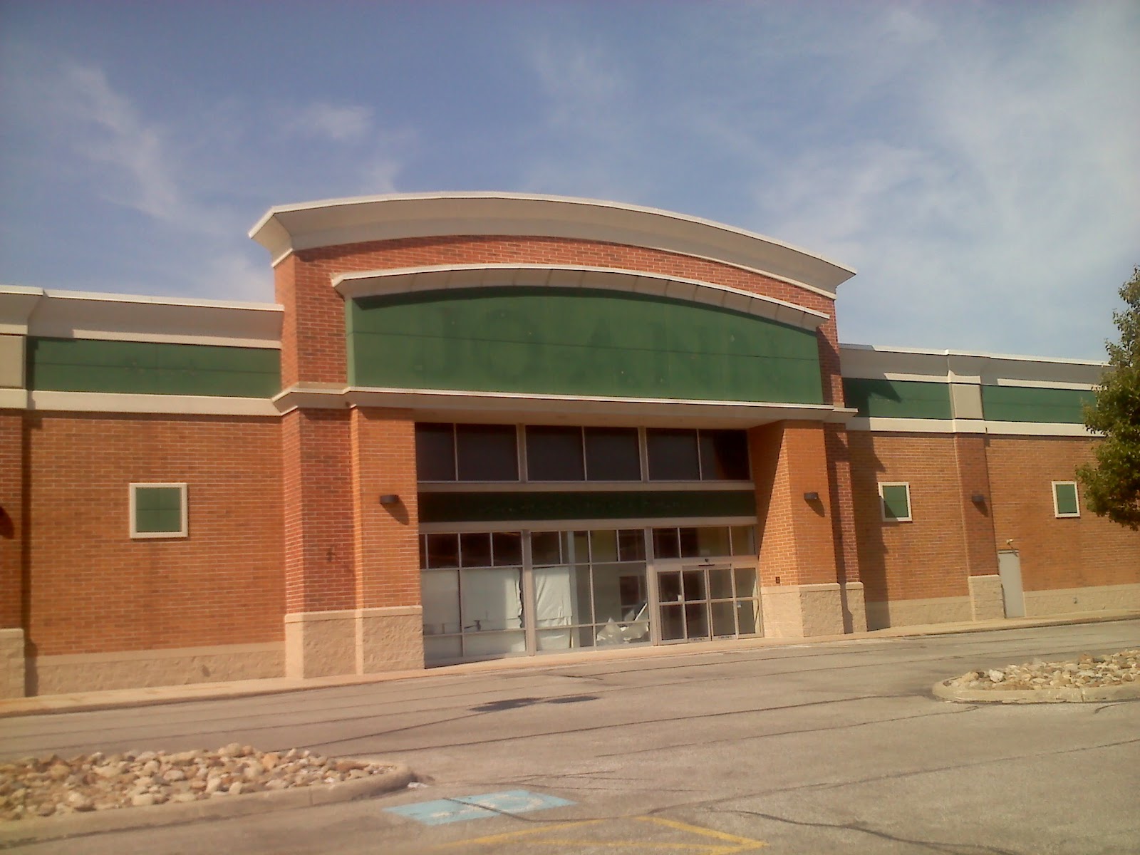 Dead and Dying retail: City View Center in Garfield Heights, Ohio