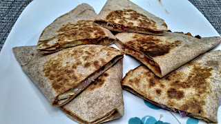 Home made Q u e s a d i l l a - Food Bee.Trending NOW