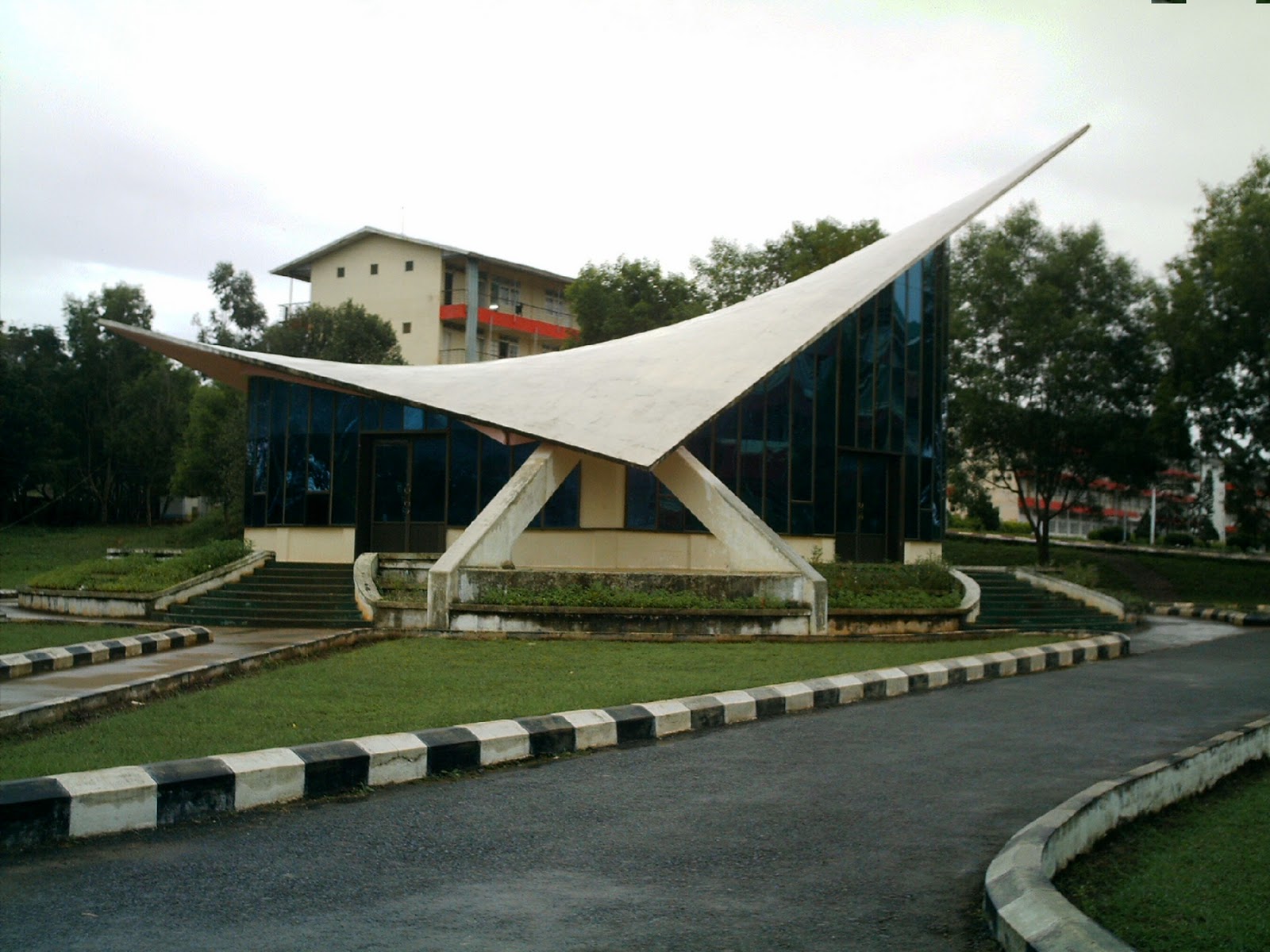 Wingate SAI: Hyperboloid building