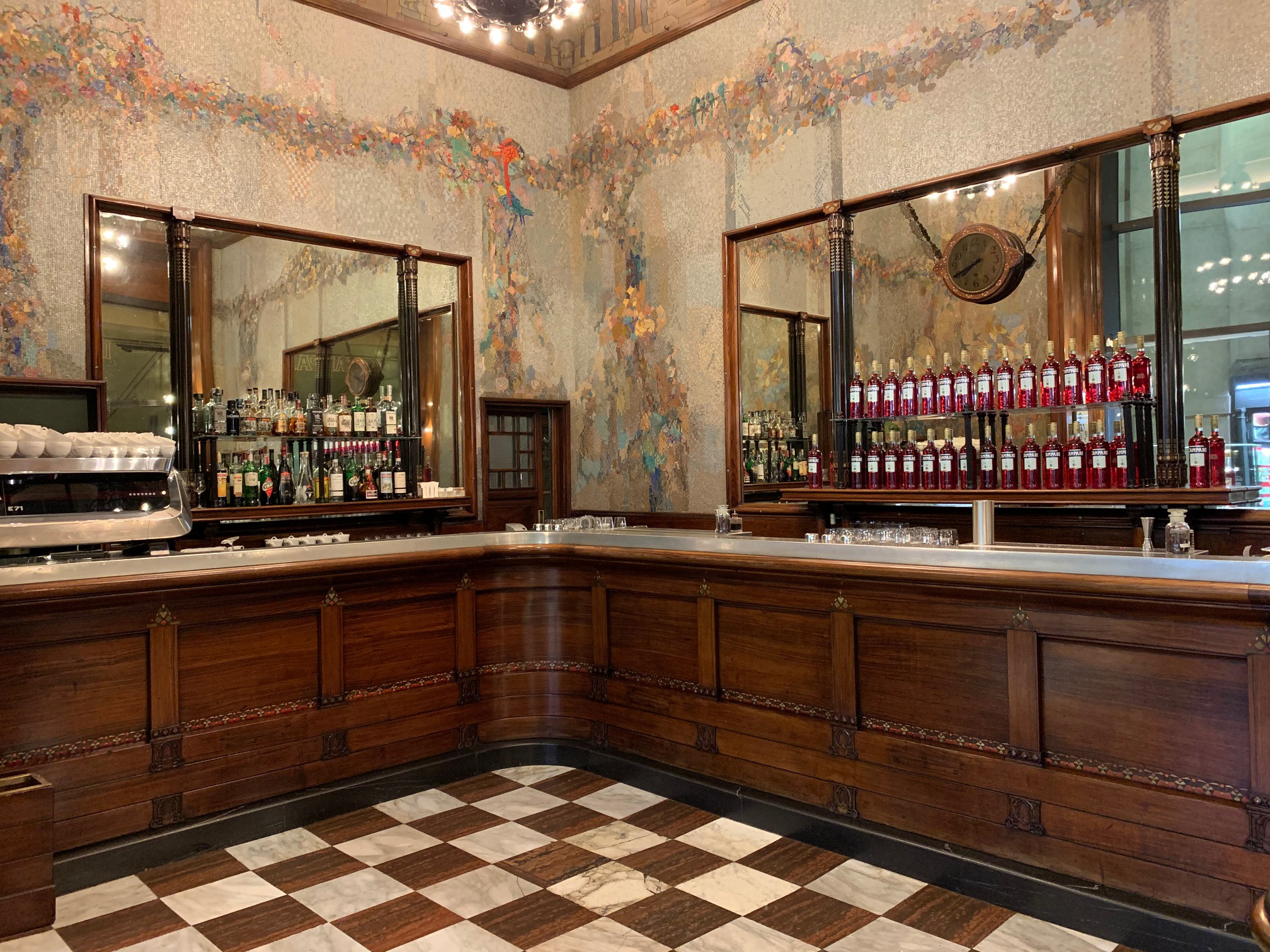 Campari. Camparino. История одного успеха