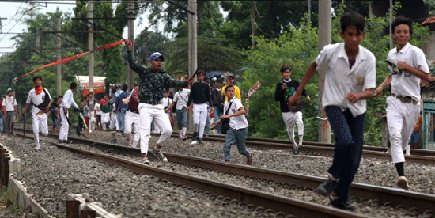 Fenomena Tawuran yang semakin Merajarela di kalangan pelajar ...