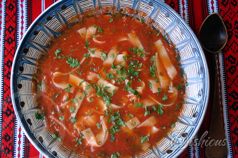 Dishious: Supa de rosii cu taitei