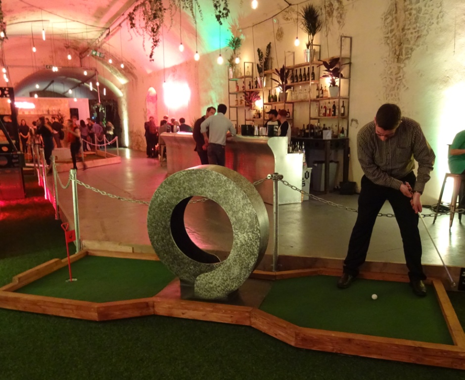 The Ham and Egger Files: New Birdies indoor Crazy Golf course opening ...