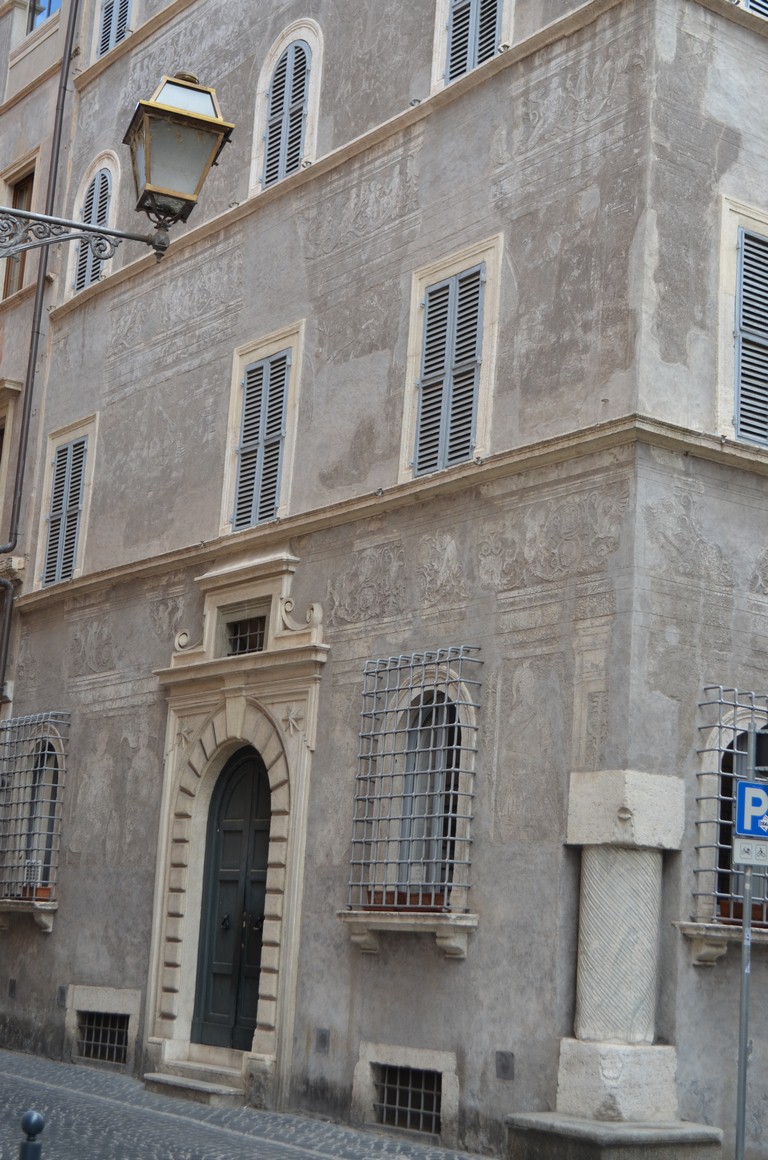 I Viaggi di Raffaella: Le facciate dei palazzi e i cortili istoriati di ...