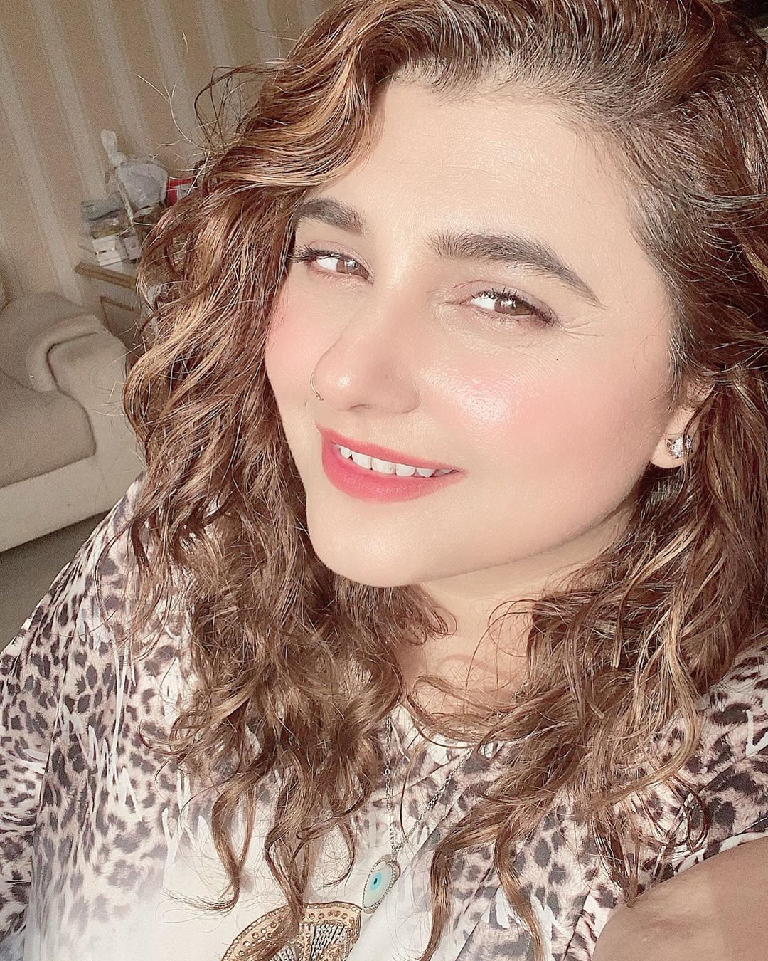 Javeria Saud New Pictures shows her Love with Turkish series 'Ertugrul ...