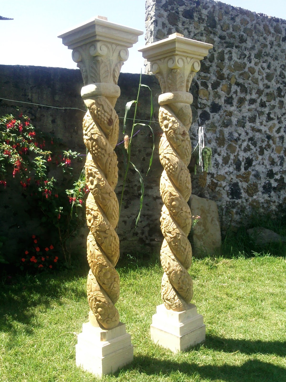 Columnas de Madera Tallada: Columnas de Madera Tallada a Mano y Muebles ...