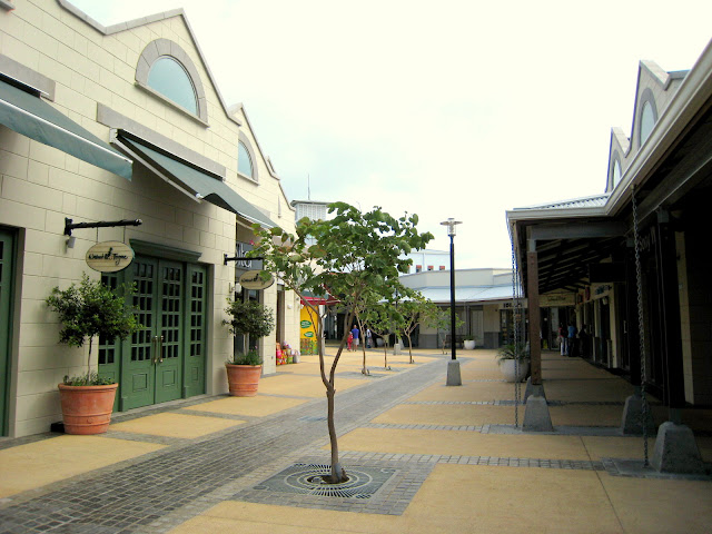 Midas Food n Travel Blog: Day 7 (part 3), Cascavelle shopping village