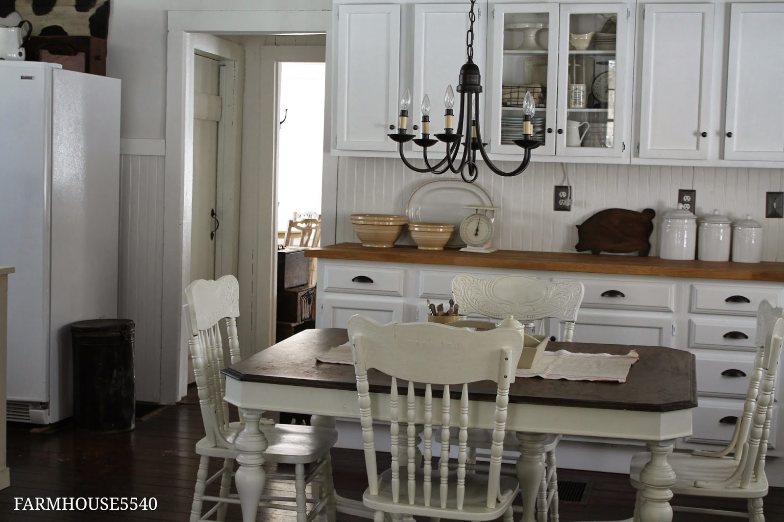 FARMHOUSE 5540: Family Room Part Three