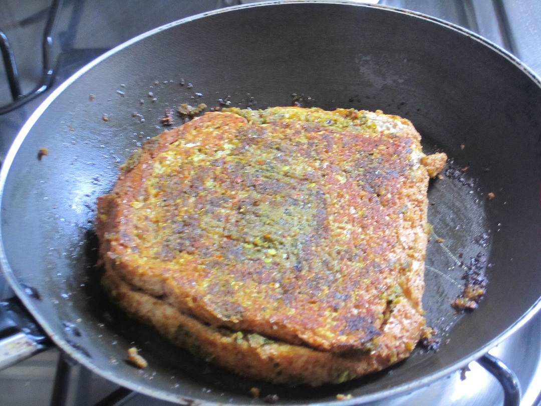Shobha's Food Mazaa: SEYALA BREAD ( Green Masala Bread)