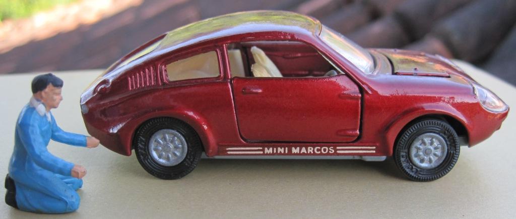Miniatura 1.43: Mini Marcos GT 850