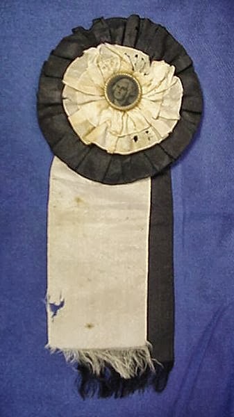 Creative Cockades: Black and White American Cockades