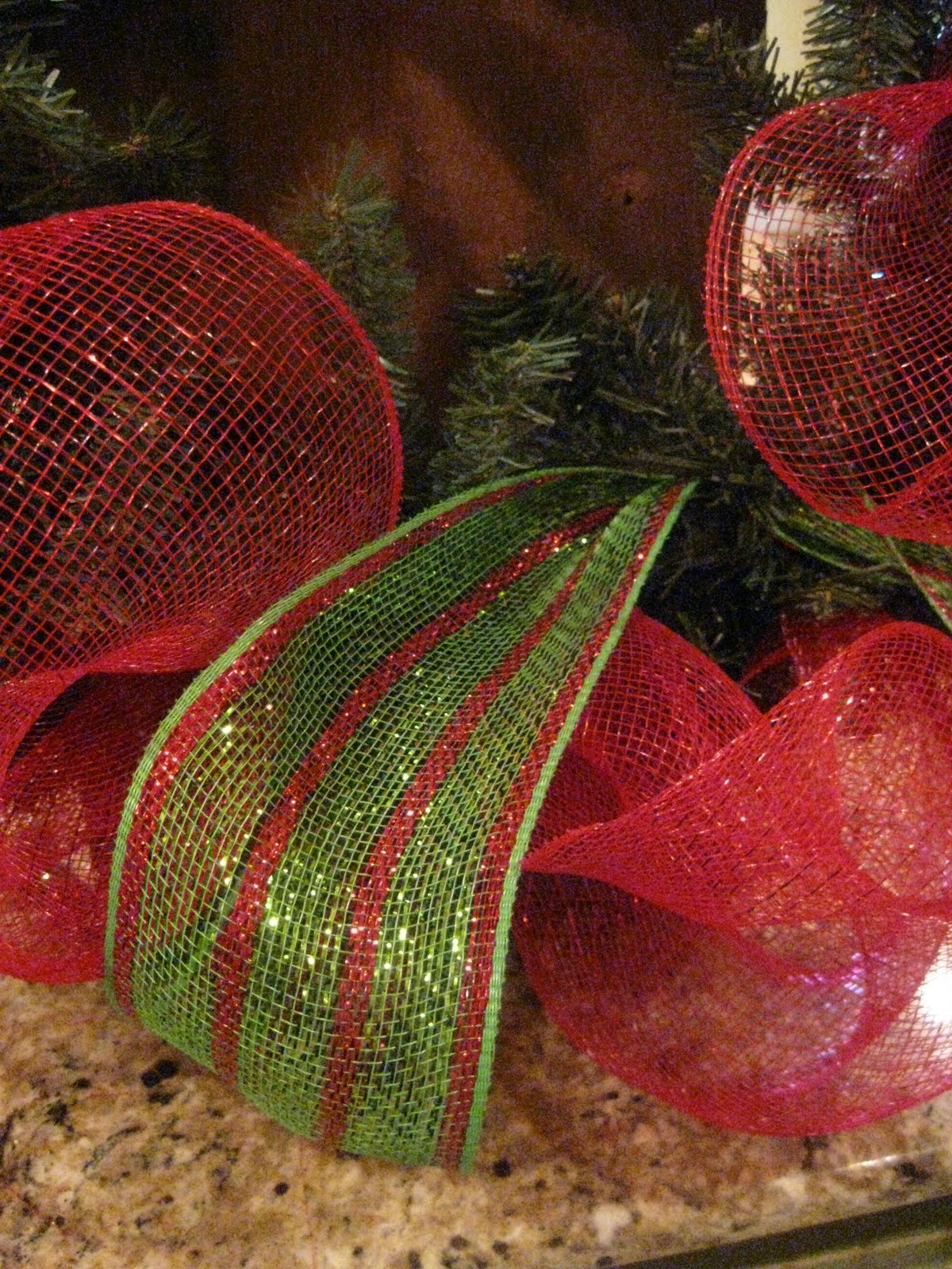 Kristen's Creations: Christmas Mesh Wreath Tutorial!