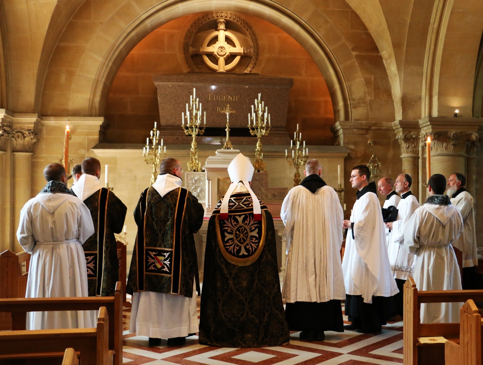 New Liturgical Movement: Pontifical Requiem Mass at Farnborough Abbey