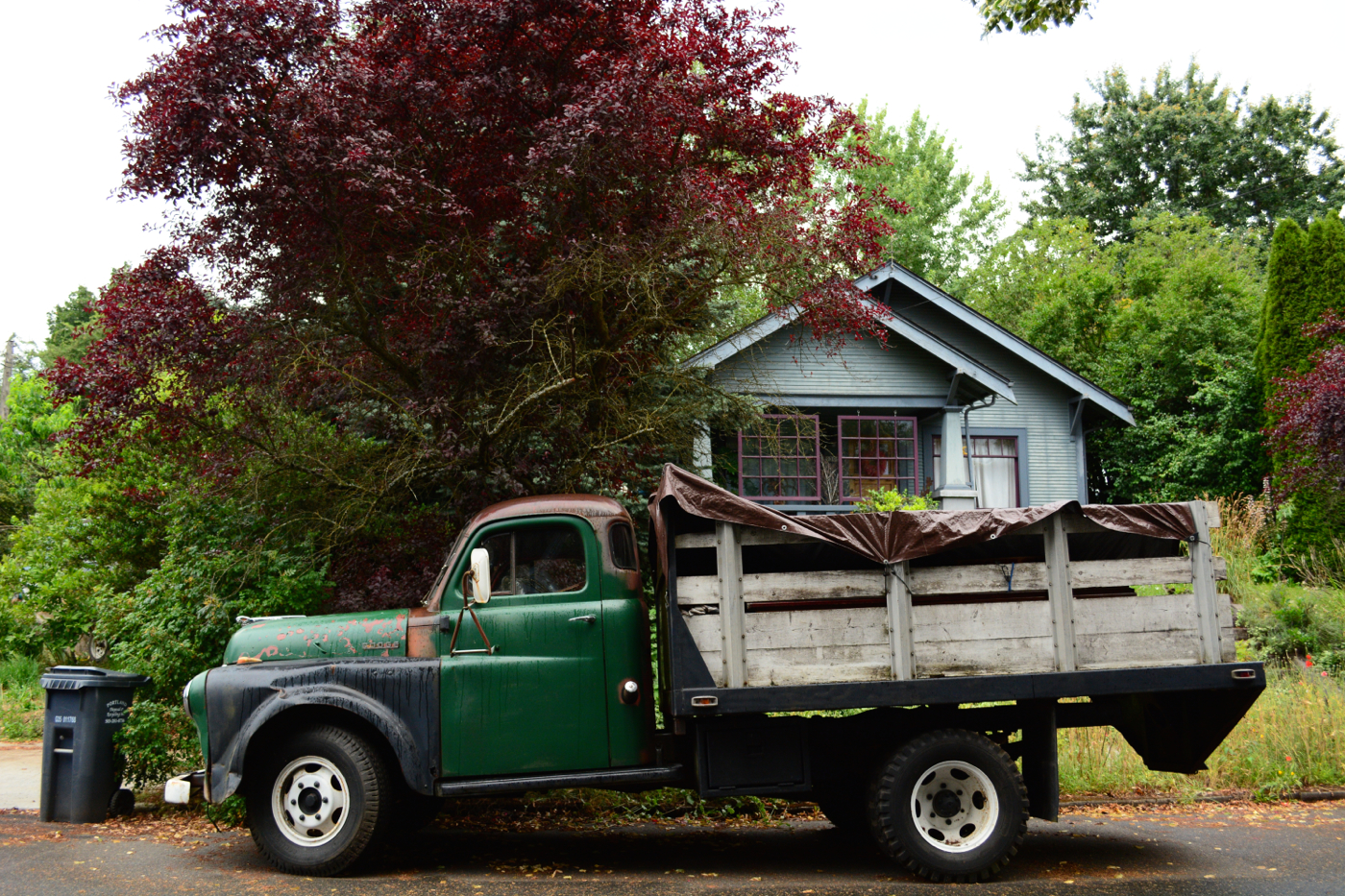 OLD PARKED CARS.: 1948 Dodge B-Series.