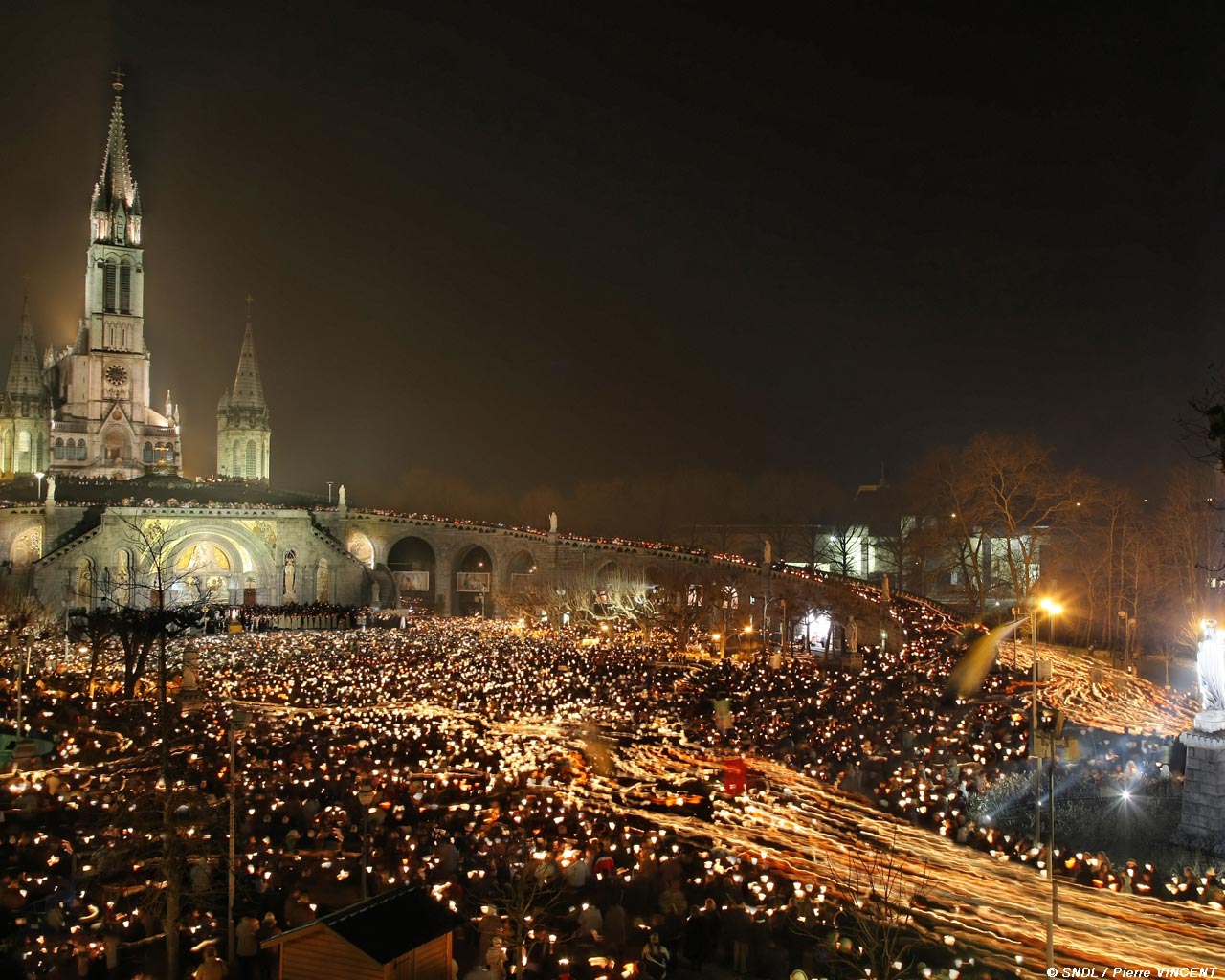 Le blog du Père Régis-Marie: Les processions de Lourdes (23)