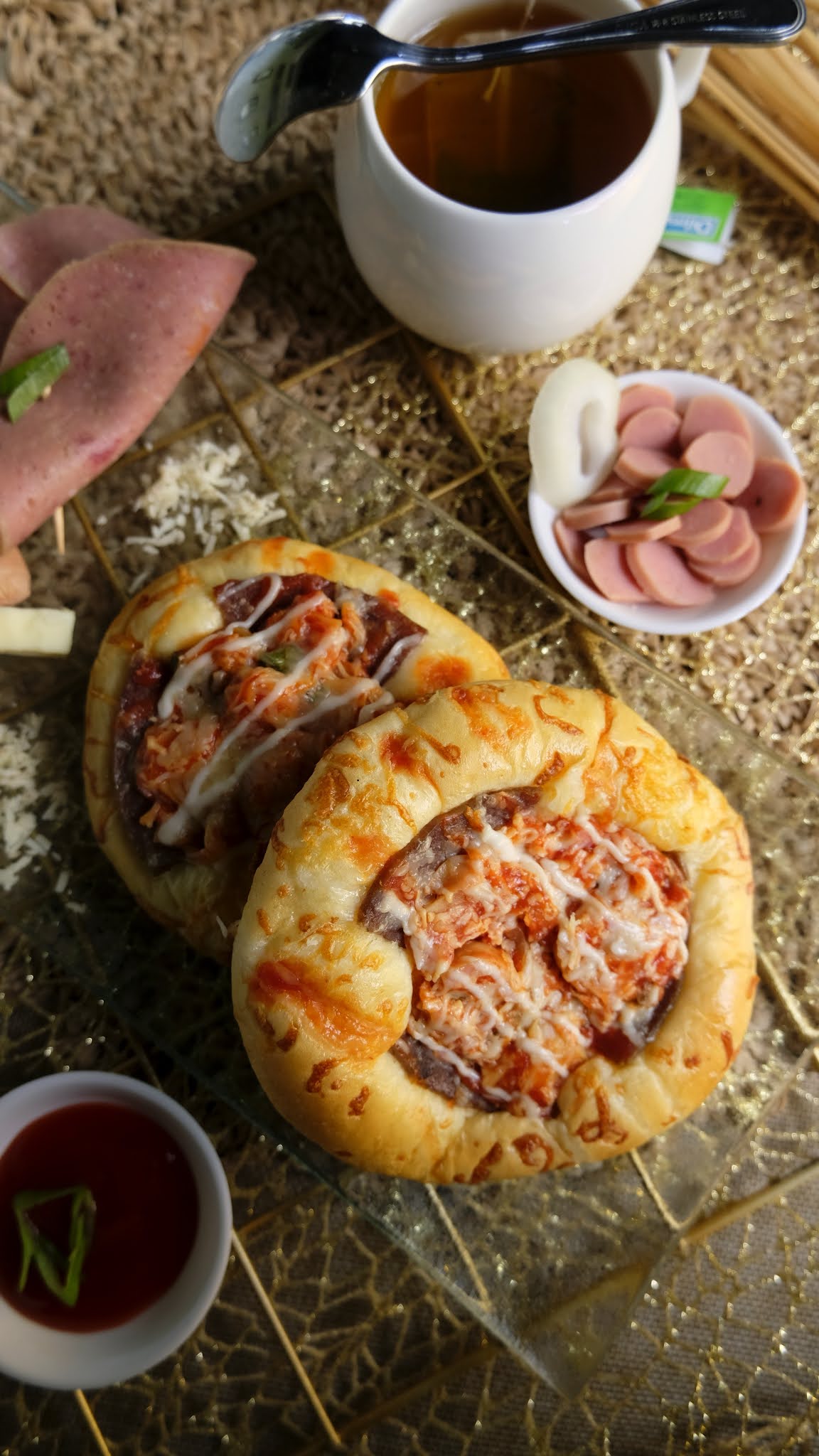 Roti Pizza Smoked Beef Cirebon