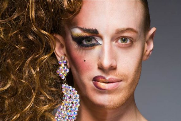 MakeupDot: Drag Queens Before and After