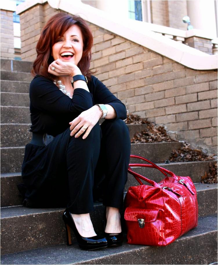 The power of words . . .: Author Spotlight + GIVEAWAY: Lynne Gentry