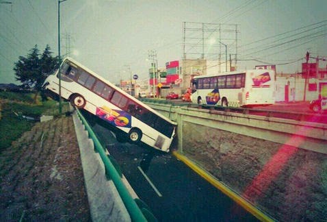 Clavado mortal de camión en Av. Tecnológico y Las Torres Metepec ...