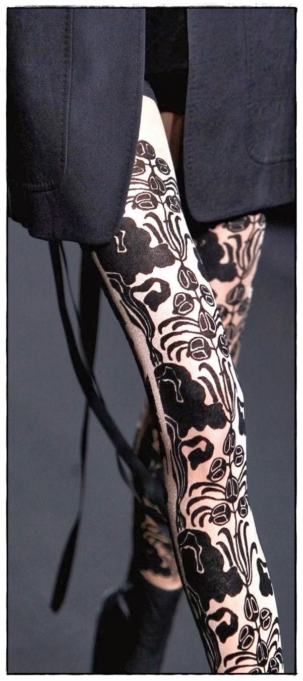 Loose Ponytail : Funky TiGhts